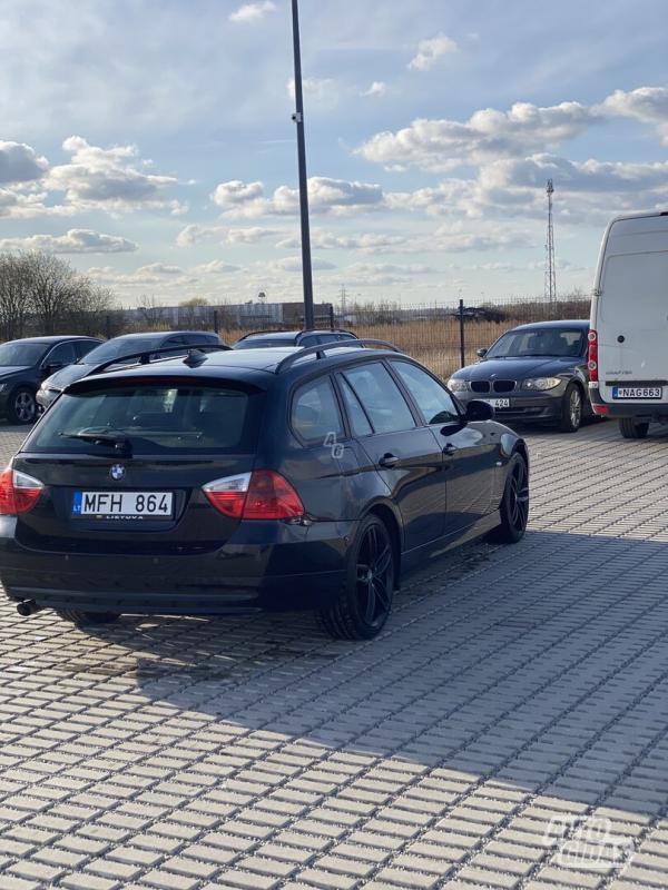 Melns BMW 318 2006 Kauņa, ar dzinēja tilpumu 2.00 L un nobraukumu 260 tūkst. km par 1800 €, foto 5 vietnē AUTOMOTO.COM.LV
