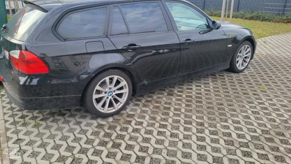 Black BMW 318 2006 in Jurbarkas, with an engine capacity of 2.00 L and mileage of 170 thousand km for 2500 €, photo 6 on AUTOMOTO.COM.LV