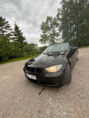 Melns BMW 318 2006 Viļņa, ar dzinēja tilpumu 2.00 L un nobraukumu 351 tūkst. km par 3100 €, foto 3 vietnē AUTOMOTO.COM.LV