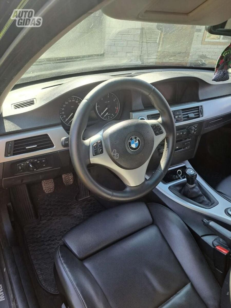 Melns BMW 318 2006 Viļņa, ar dzinēja tilpumu 2.00 L un nobraukumu 351 tūkst. km par 3100 €, foto 15 vietnē AUTOMOTO.COM.LV
