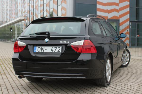 Black BMW 318 2006 in Liepaja, with an engine capacity of 2.00 L and mileage of 323 thousand km for 2900 €, photo 6 on AUTOMOTO.COM.LV