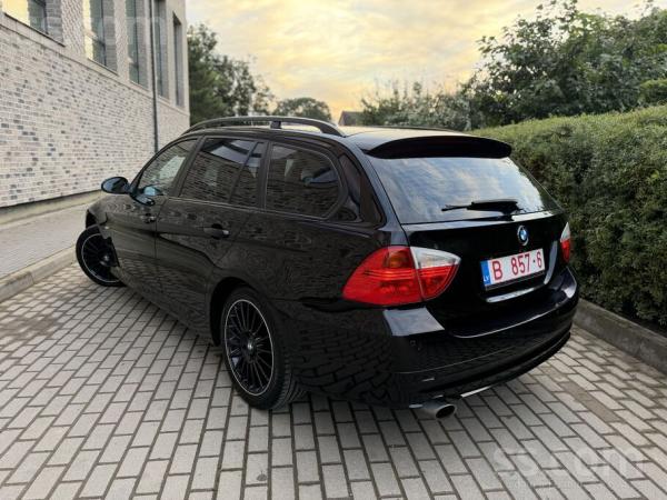 Melns BMW 318 2006 Tukums, ar dzinēja tilpumu 2.00 L un nobraukumu 283 tūkst. km par 2990 €, foto 2 vietnē AUTOMOTO.COM.LV