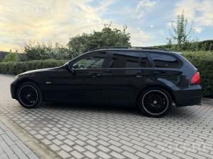 Melns BMW 318 2006 Tukums, ar dzinēja tilpumu 2.00 L un nobraukumu 283 tūkst. km par 2990 €, foto 4 vietnē AUTOMOTO.COM.LV