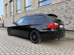 Melns BMW 318 2006 Tukums, ar dzinēja tilpumu 2.00 L un nobraukumu 283 tūkst. km par 2990 €, foto 21 vietnē AUTOMOTO.COM.LV