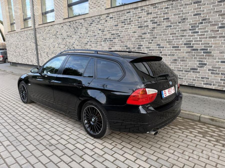 Melns BMW 318 2006 Tukums, ar dzinēja tilpumu 2.00 L un nobraukumu 283 tūkst. km par 2990 €, foto 23 vietnē AUTOMOTO.COM.LV
