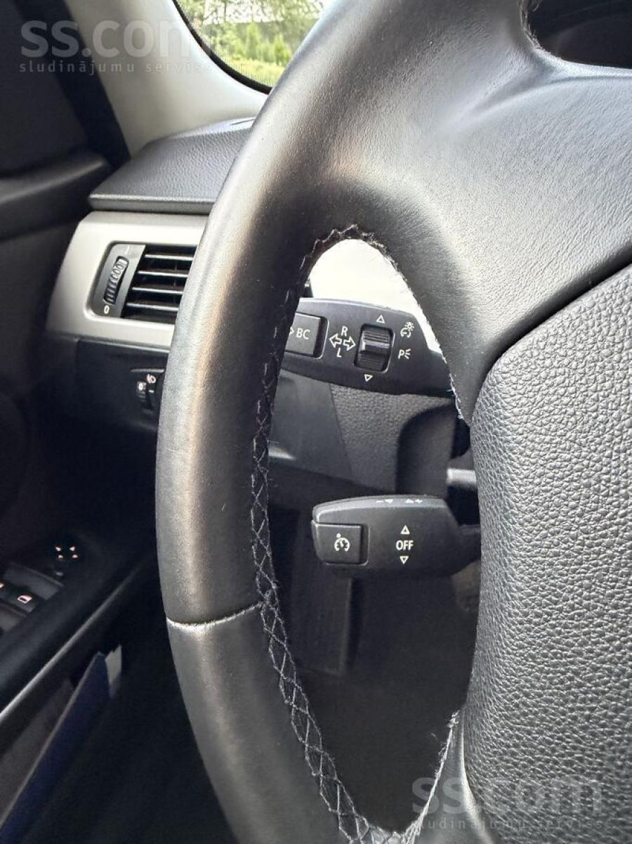 Melns BMW 318 2006 Tukums, ar dzinēja tilpumu 2.00 L un nobraukumu 283 tūkst. km par 2990 €, foto 29 vietnē AUTOMOTO.COM.LV