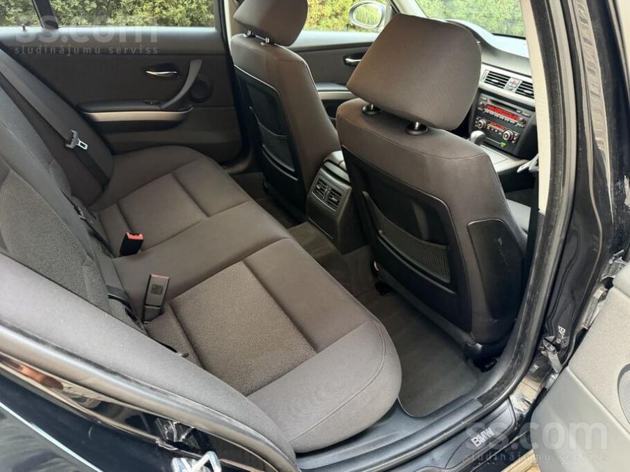 Melns BMW 318 2006 Tukums, ar dzinēja tilpumu 2.00 L un nobraukumu 283 tūkst. km par 2990 €, foto 31 vietnē AUTOMOTO.COM.LV