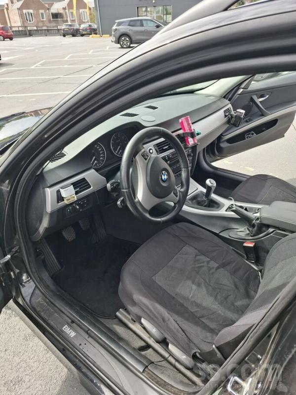 Melns BMW 318 2006 Gulbene, ar dzinēja tilpumu 2.00 L un nobraukumu 295 tūkst. km par 2150 €, foto 4 vietnē AUTOMOTO.COM.LV