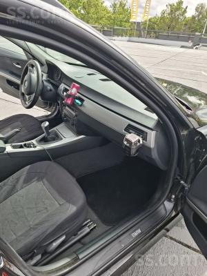 Black BMW 318 2006 in Gulbene, with an engine capacity of 2.00 L and mileage of 295 thousand km for 2150 €, photo 5 on AUTOMOTO.COM.LV
