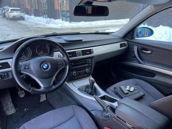 Melns BMW 318 2007 Klaipėda, ar dzinēja tilpumu 2.00 L un nobraukumu 312 tūkst. km par 2850 €, foto 9 vietnē AUTOMOTO.COM.LV