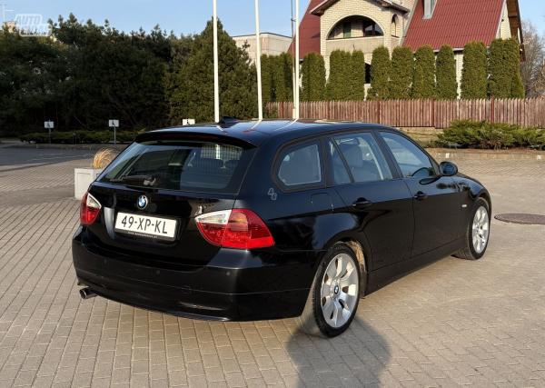 Black BMW 318 2007 in Taurage, with an engine capacity of 2.00 L and mileage of 351 thousand km for 2950 €, photo 9 on AUTOMOTO.COM.LV