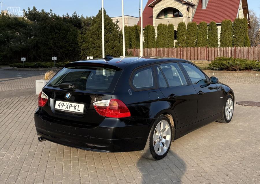 Black BMW 318 2007 in Taurage, with an engine capacity of 2.00 L and mileage of 351 thousand km for 2950 €, photo 9 on AUTOMOTO.COM.LV