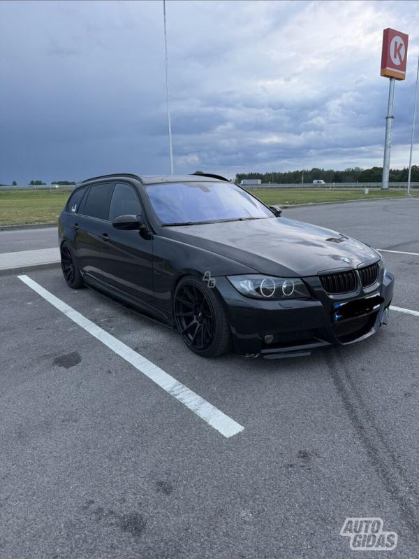 Black BMW 318 2007 in Marijampole, with an engine capacity of 2.00 L and mileage of 371 thousand km for 5800 €, photo 1 on AUTOMOTO.COM.LV