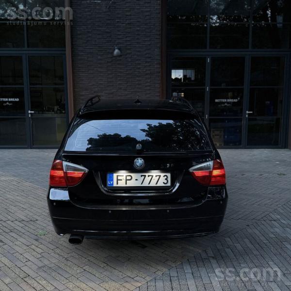Melns BMW 318 2007 Rīga, ar dzinēja tilpumu 1.80 L un nobraukumu 326 tūkst. km par 4300 €, foto 4 vietnē AUTOMOTO.COM.LV