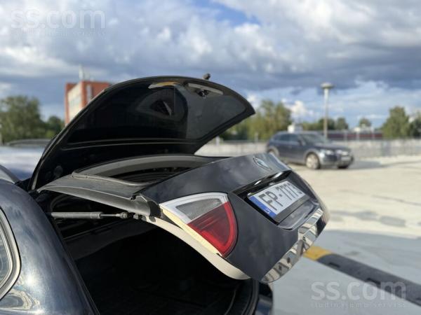 Melns BMW 318 2007 Rīga, ar dzinēja tilpumu 1.80 L un nobraukumu 326 tūkst. km par 4300 €, foto 6 vietnē AUTOMOTO.COM.LV