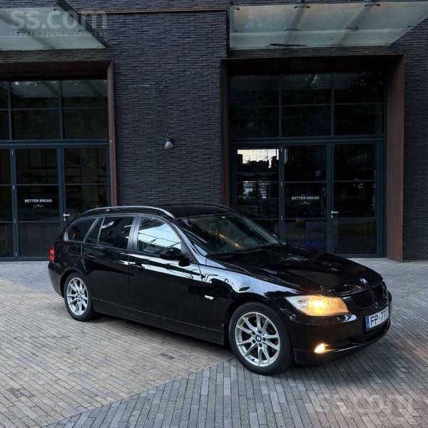 Melns BMW 318 2007 Rīga, ar dzinēja tilpumu 2.00 L un nobraukumu 326 tūkst. km par 4000 €, foto 2 vietnē AUTOMOTO.COM.LV