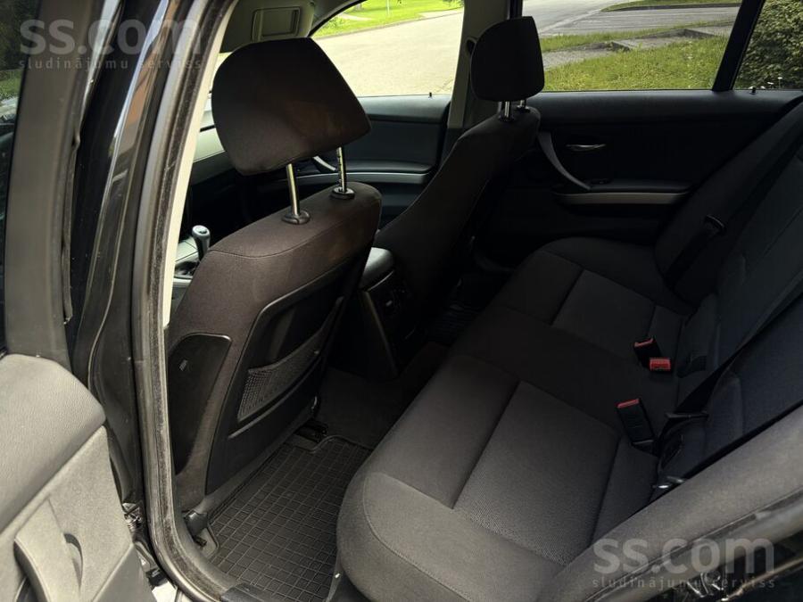 Melns BMW 318 2007 Valmiera, ar dzinēja tilpumu 2.00 L un nobraukumu 318 tūkst. km par 3995 €, foto 18 vietnē AUTOMOTO.COM.LV