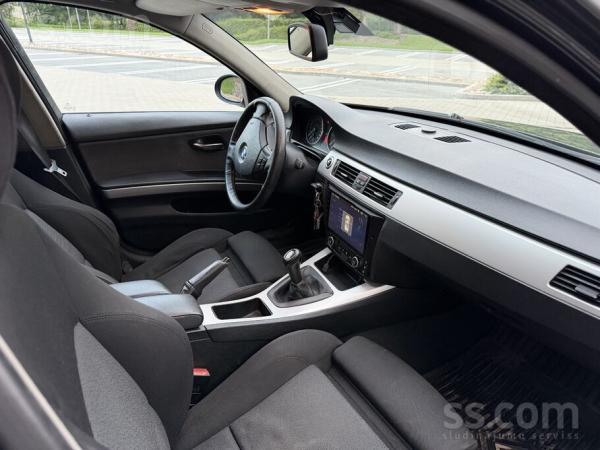 Black BMW 318 2007 in Ventspils, with an engine capacity of 2.00 L and mileage of 419 thousand km for 3110 €, photo 8 on AUTOMOTO.COM.LV