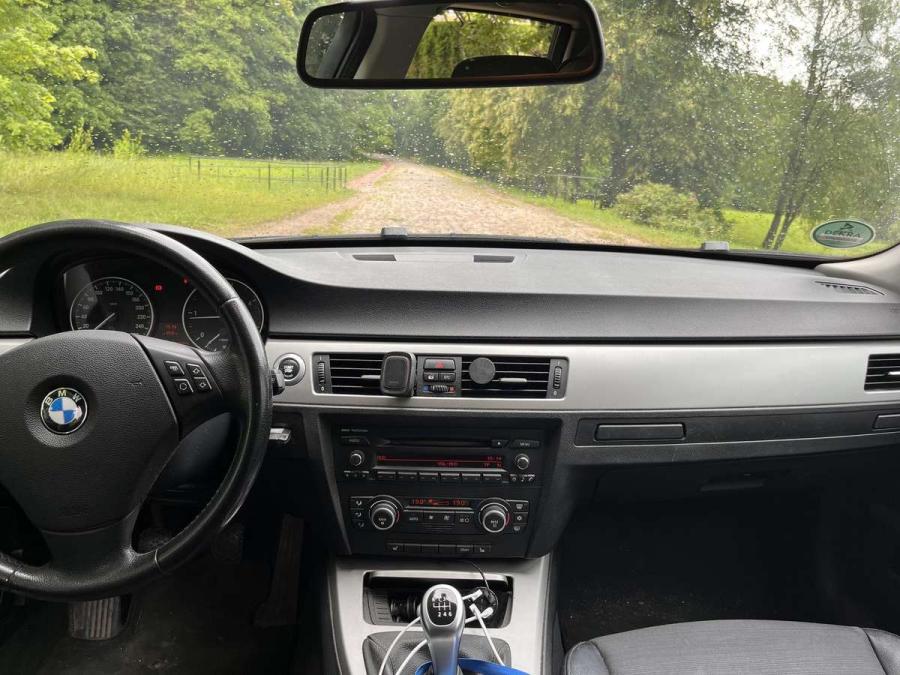 Melns BMW 318 2007 Alīta, ar dzinēja tilpumu 2.00 L un nobraukumu 310 tūkst. km par 1600 €, foto 10 vietnē AUTOMOTO.COM.LV