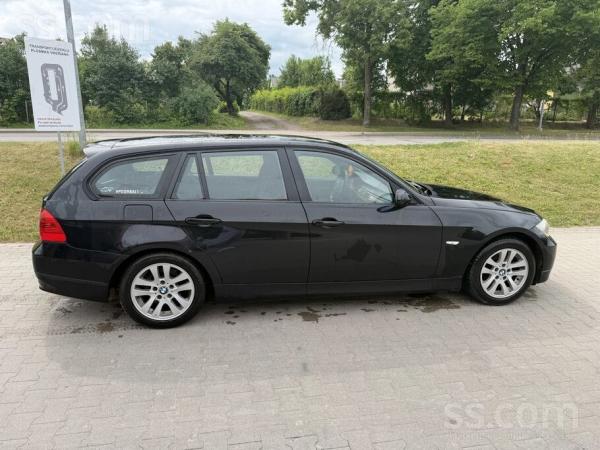 Melns BMW 318 2007 Rīga, ar dzinēja tilpumu 2.00 L un nobraukumu 264 tūkst. km par 3400 €, foto 2 vietnē AUTOMOTO.COM.LV