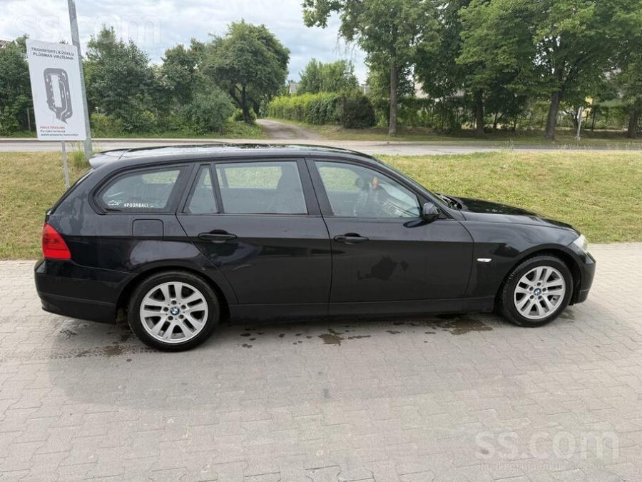 Black BMW 318 2007 in Riga, with an engine capacity of 2.00 L and mileage of 264 thousand km for 3400 €, photo 3 on AUTOMOTO.COM.LV