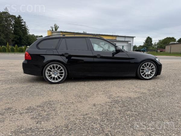 Black BMW 318 2007 in Valmiera, with an engine capacity of 2.00 L and mileage of 288 thousand km for 4850 €, photo 7 on AUTOMOTO.COM.LV