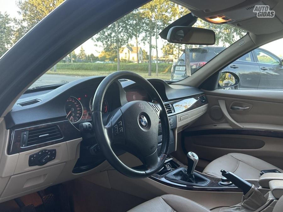 Black BMW 318 2007 in Kaunas, with an engine capacity of 2.00 L and mileage of 360 thousand km for 2590 €, photo 10 on AUTOMOTO.COM.LV