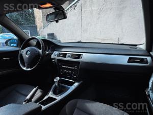 Black BMW 318 2007 in Riga, with an engine capacity of 2.00 L and mileage of 437 thousand km for 1850 €, photo 8 on AUTOMOTO.COM.LV
