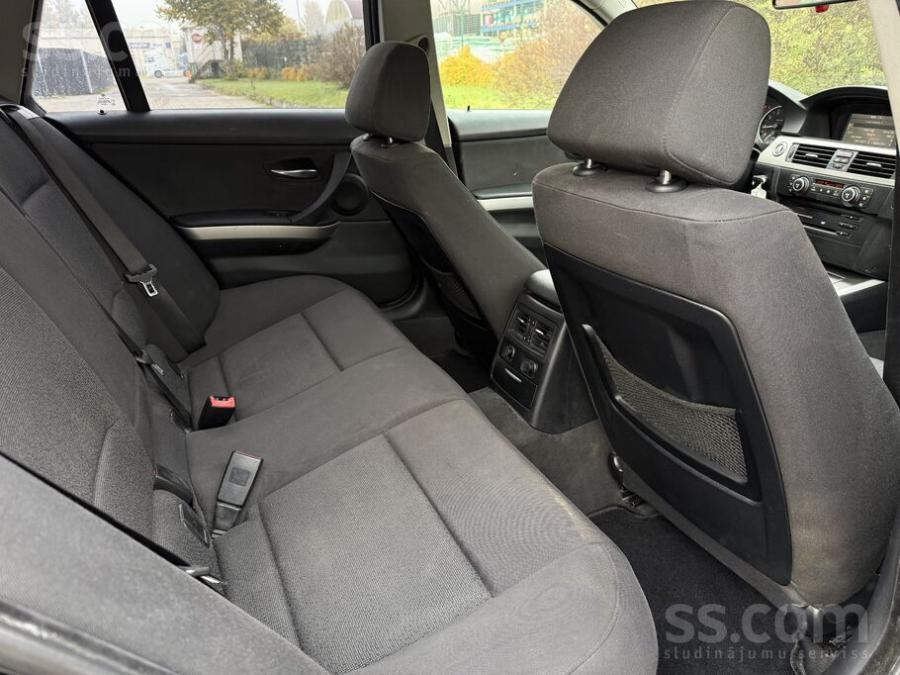 Melns BMW 318 2007 Rīga, ar dzinēja tilpumu 2.00 L un nobraukumu 201 tūkst. km par 2950 €, foto 19 vietnē AUTOMOTO.COM.LV