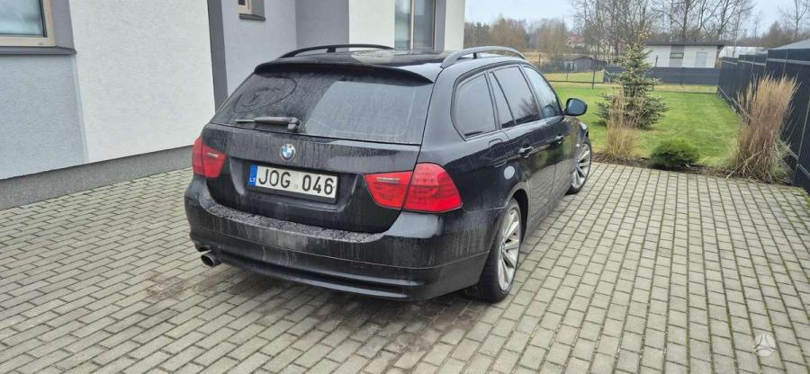 Black BMW 318 2008 in Vilnius, with an engine capacity of 0.00 L and mileage of 450 thousand km for 3500 €, photo 3 on AUTOMOTO.COM.LV