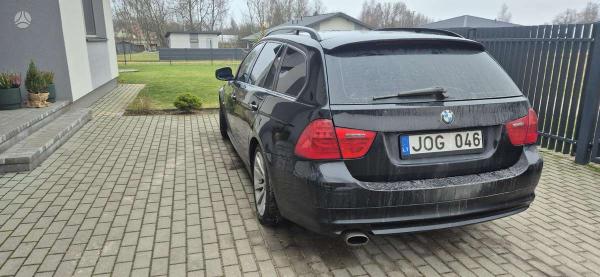 Black BMW 318 2008 in Vilnius, with an engine capacity of 0.00 L and mileage of 450 thousand km for 3500 €, photo 9 on AUTOMOTO.COM.LV