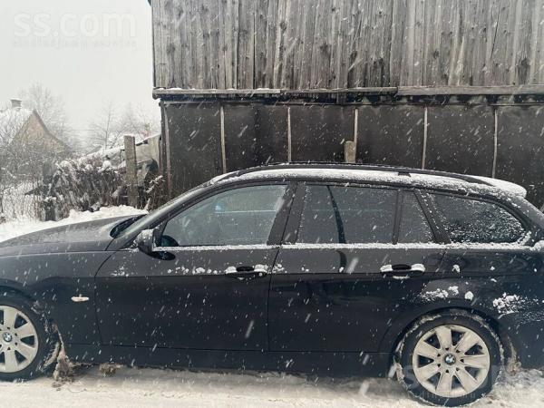 Black BMW 318 2008 in Daugavpils, with an engine capacity of 2.00 L and mileage of 235 thousand km for 3750 €, photo 5 on AUTOMOTO.COM.LV