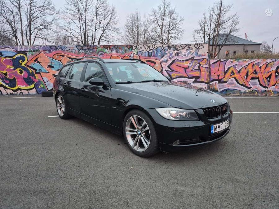 Melns BMW 318 2008 Klaipėda, ar dzinēja tilpumu 2.00 L un nobraukumu 263 tūkst. km par 3400 €, foto 1 vietnē AUTOMOTO.COM.LV