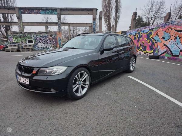 Black BMW 318 2008 in Klaipeda, with an engine capacity of 2.00 L and mileage of 263 thousand km for 3400 €, photo 2 on AUTOMOTO.COM.LV