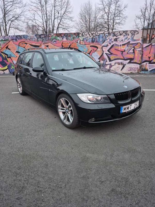 Black BMW 318 2008 in Klaipeda, with an engine capacity of 2.00 L and mileage of 263 thousand km for 3400 €, photo 4 on AUTOMOTO.COM.LV