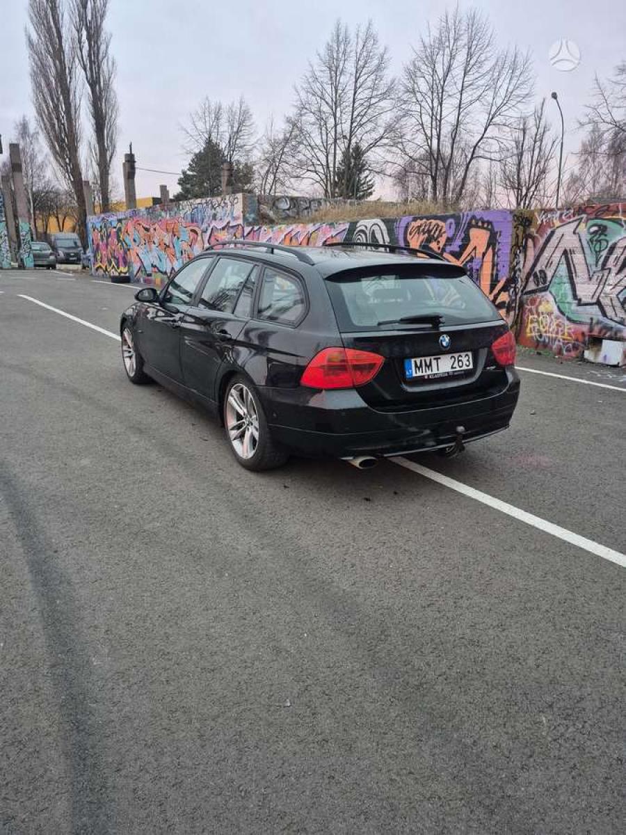 Melns BMW 318 2008 Klaipėda, ar dzinēja tilpumu 2.00 L un nobraukumu 263 tūkst. km par 3400 €, foto 10 vietnē AUTOMOTO.COM.LV