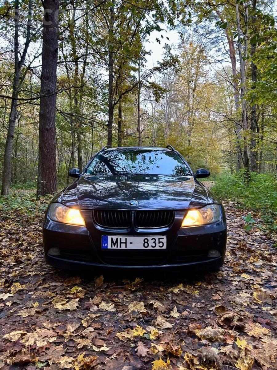 Black BMW 318 2008 in Ogre, with an engine capacity of 2.00 L and mileage of 307 thousand km for 2370 €, photo 2 on AUTOMOTO.COM.LV
