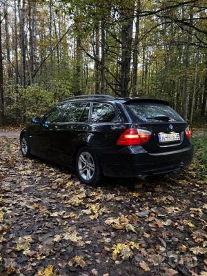 Black BMW 318 2008 in Ogre, with an engine capacity of 2.00 L and mileage of 307 thousand km for 2370 €, photo 4 on AUTOMOTO.COM.LV