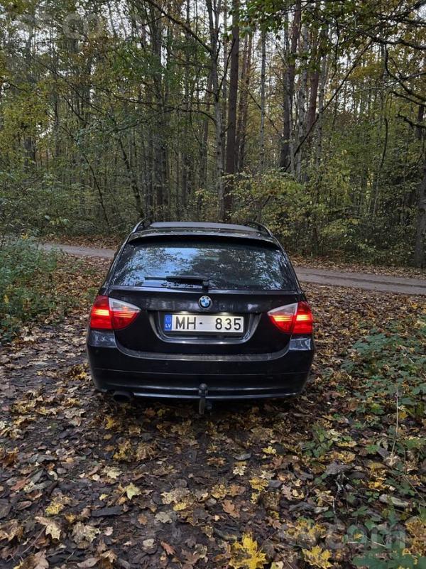 Melns BMW 318 2008 Ogre, ar dzinēja tilpumu 2.00 L un nobraukumu 307 tūkst. km par 2370 €, foto 5 vietnē AUTOMOTO.COM.LV