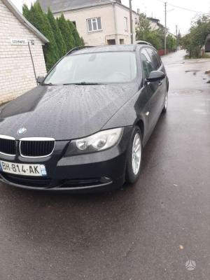 Black BMW 318 2008 in Kaunas, with an engine capacity of 2.00 L and mileage of 295 thousand km for 2700 €, photo 2 on AUTOMOTO.COM.LV