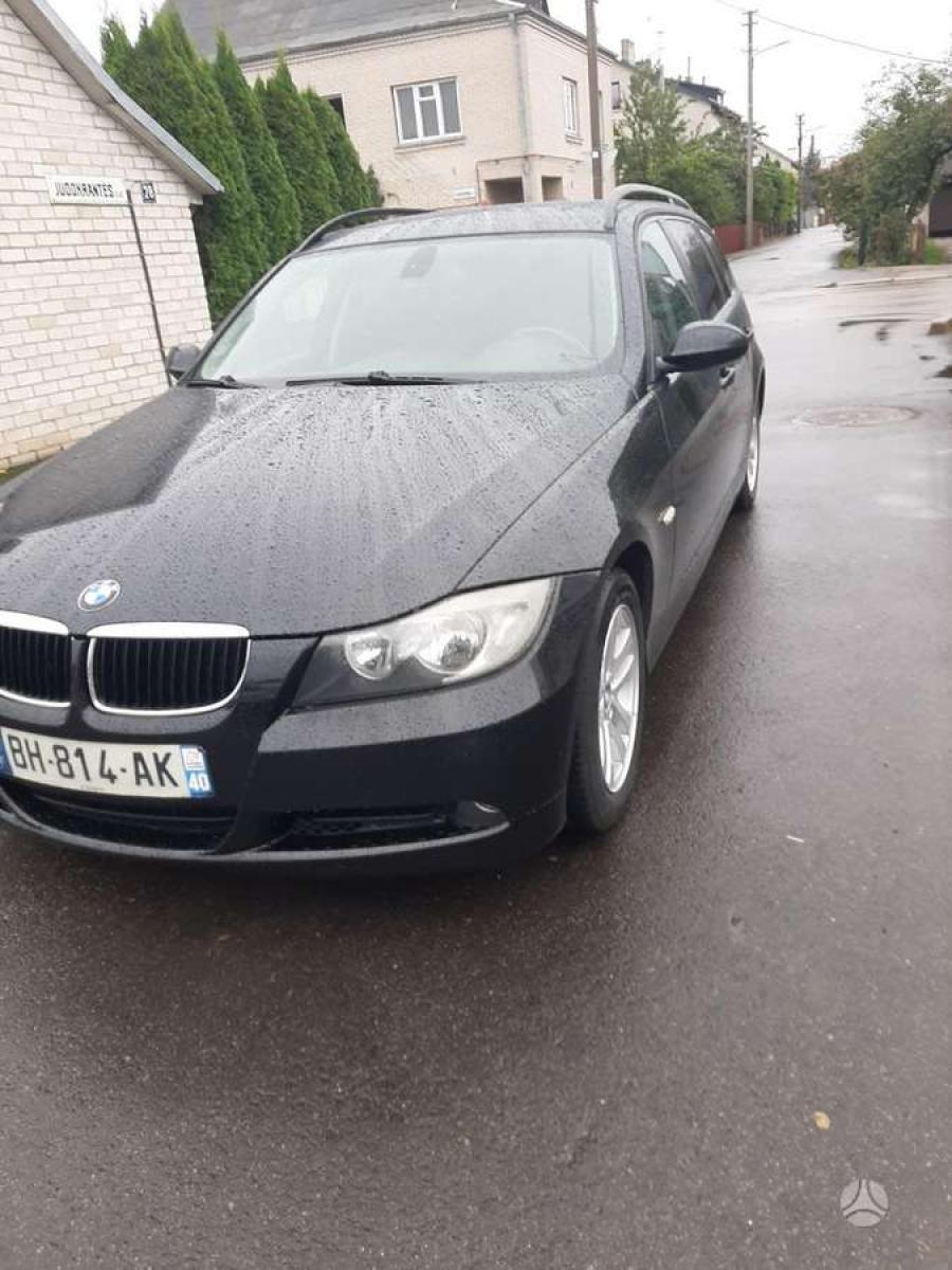 Black BMW 318 2008 in Kaunas, with an engine capacity of 2.00 L and mileage of 295 thousand km for 2700 €, photo 2 on AUTOMOTO.COM.LV