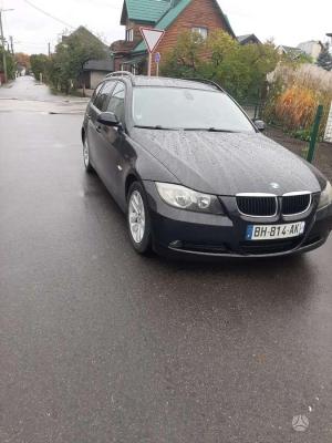 Black BMW 318 2008 in Kaunas, with an engine capacity of 2.00 L and mileage of 295 thousand km for 2700 €, photo 3 on AUTOMOTO.COM.LV