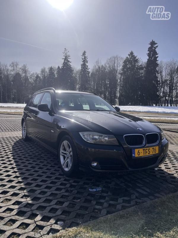 Black BMW 318 2008 in Kaunas, with an engine capacity of 2.00 L and mileage of 374 thousand km for 2999 €, photo 1 on AUTOMOTO.COM.LV