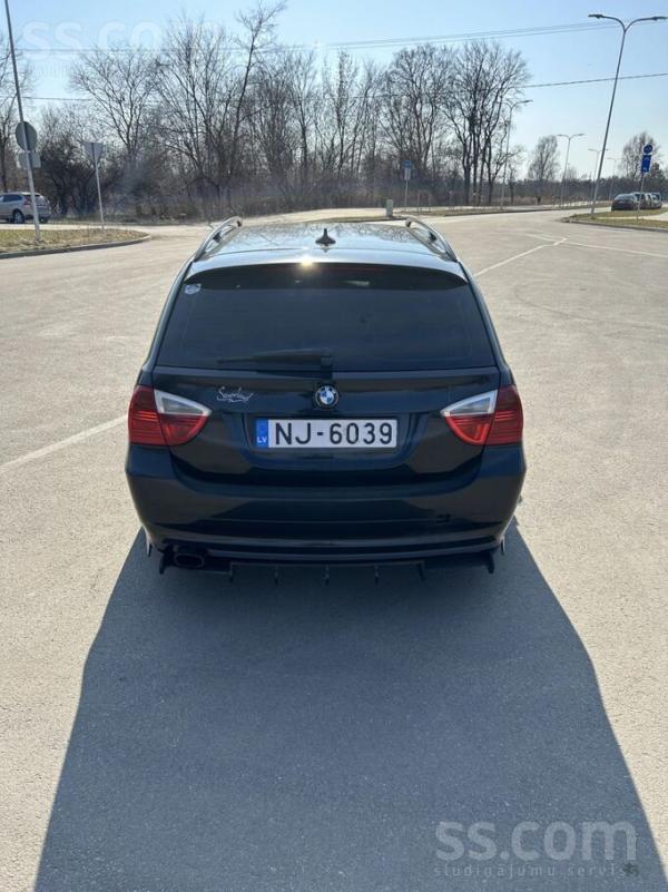 Melns BMW 318 2008 Rīga, ar dzinēja tilpumu 2.00 L un nobraukumu 380 tūkst. km par 3300 €, foto 3 vietnē AUTOMOTO.COM.LV