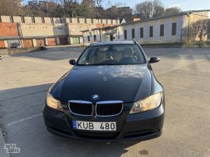 Black BMW 318 2008 in Kaunas, with an engine capacity of 2.00 L and mileage of 242 thousand km for 2500 €, photo 2 on AUTOMOTO.COM.LV