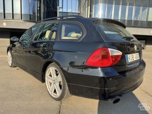 Black BMW 318 2008 in Kaunas, with an engine capacity of 2.00 L and mileage of 242 thousand km for 2500 €, photo 5 on AUTOMOTO.COM.LV