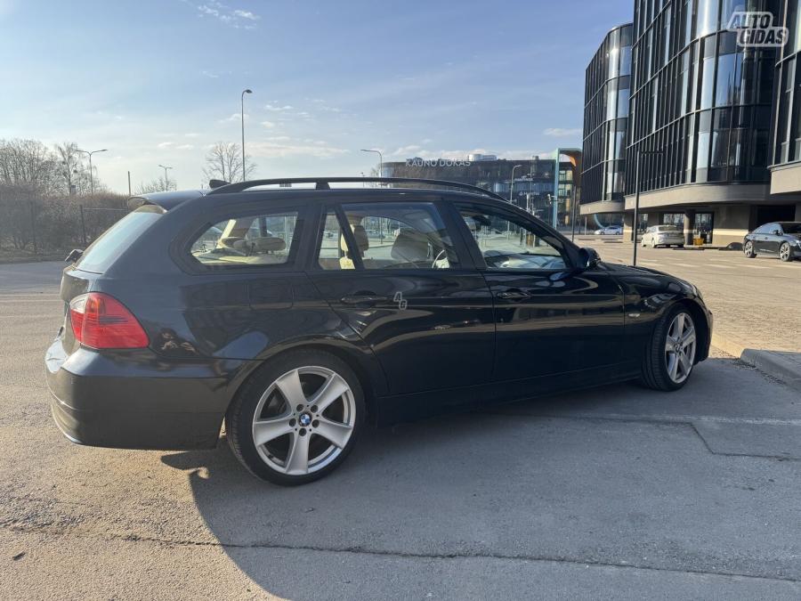 Black BMW 318 2008 in Kaunas, with an engine capacity of 2.00 L and mileage of 242 thousand km for 2500 €, photo 6 on AUTOMOTO.COM.LV
