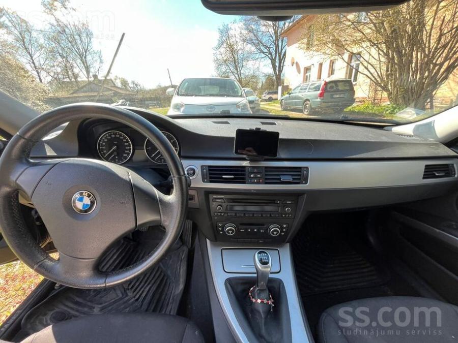 Melns BMW 318 2008 Rīga, ar dzinēja tilpumu 2.00 L un nobraukumu 252 tūkst. km par 1495 €, foto 4 vietnē AUTOMOTO.COM.LV