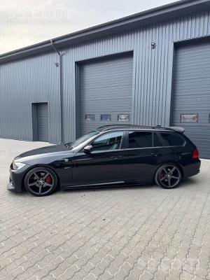 Black BMW 318 2008 in Talsi, with an engine capacity of 2.00 L and mileage of 379 thousand km for 6700 €, photo 3 on AUTOMOTO.COM.LV