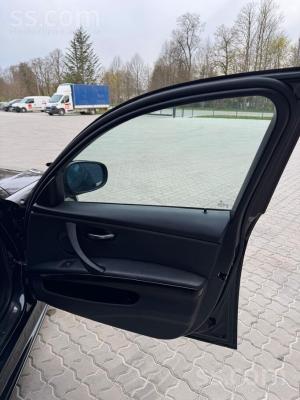 Black BMW 318 2008 in Talsi, with an engine capacity of 2.00 L and mileage of 379 thousand km for 6700 €, photo 16 on AUTOMOTO.COM.LV